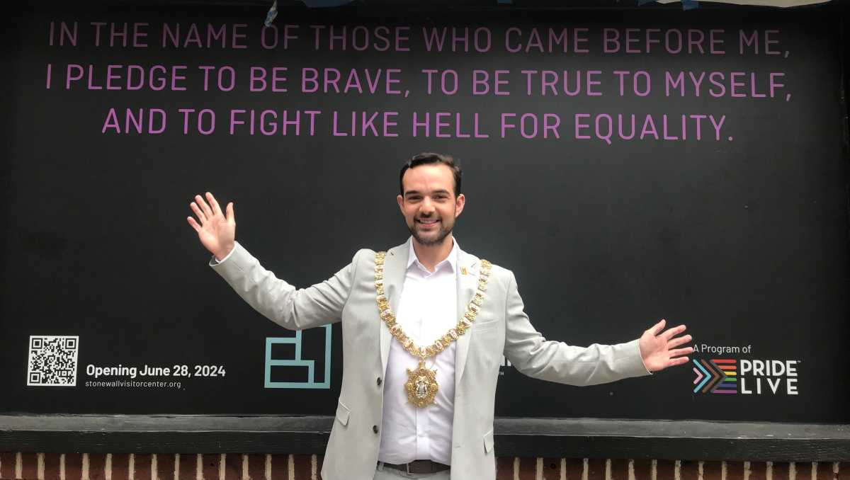 Out gay lord mayor of Belfast visits Stonewall Inn