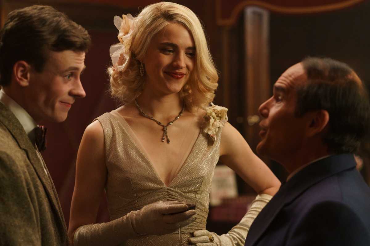 Ethan Hawke stars as fading lyricist in melancholic ‘Blue Moon’ – Gay ...